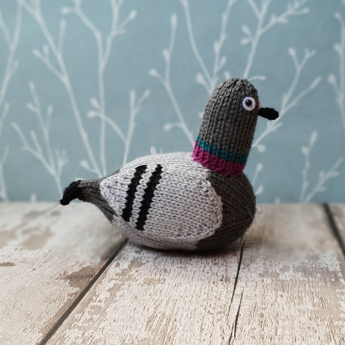 Bill the Pigeon knitting kit – Knitted Birds